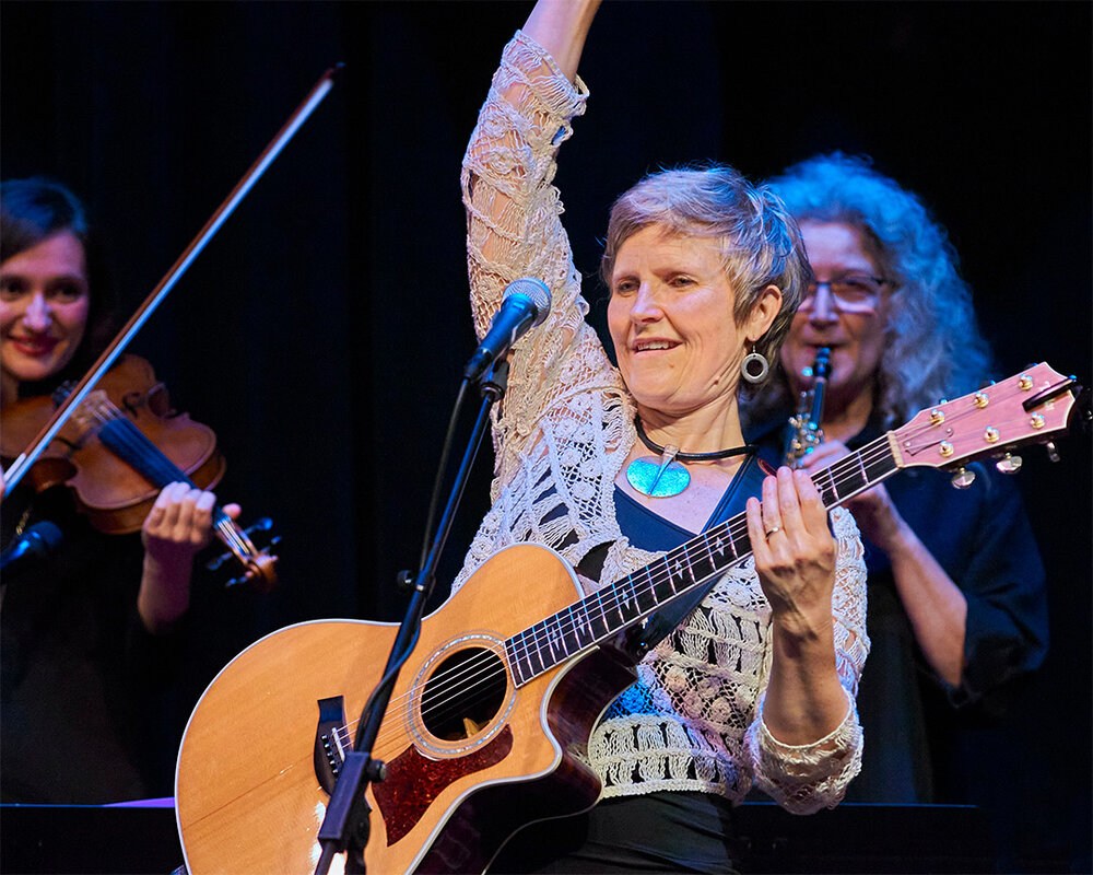 Because of a Song - A Feminist and Lesbian Music Archive